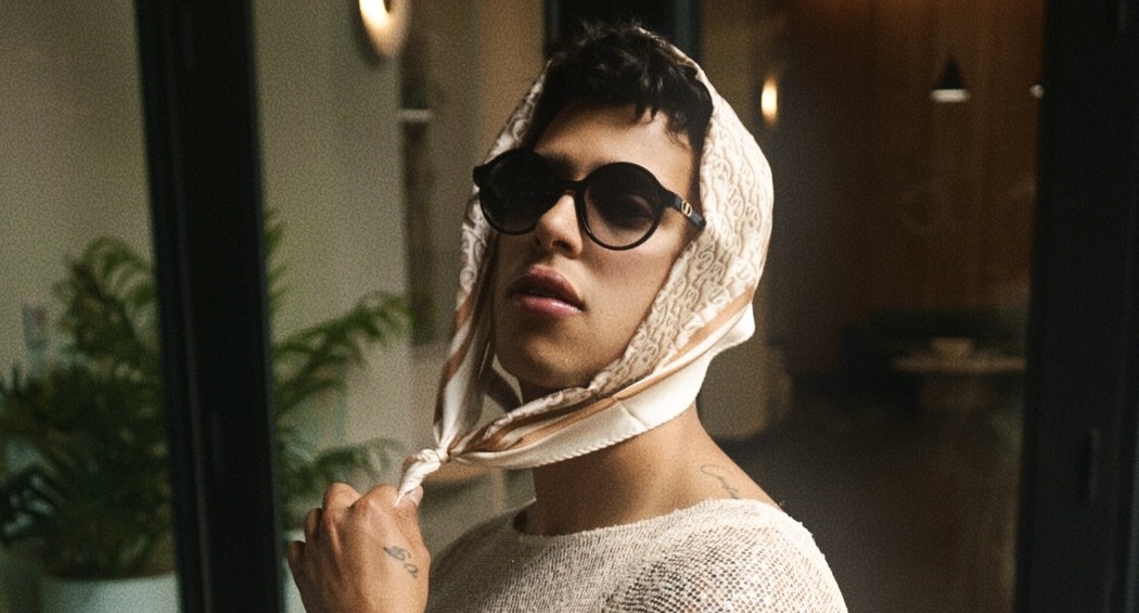 J Sanchez y su más reciente éxito musical "Una Aventura" - Radio Hoy